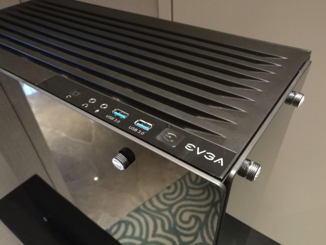 Computex 2017 : EVGA poursuit dans le boitier avec le DG-7