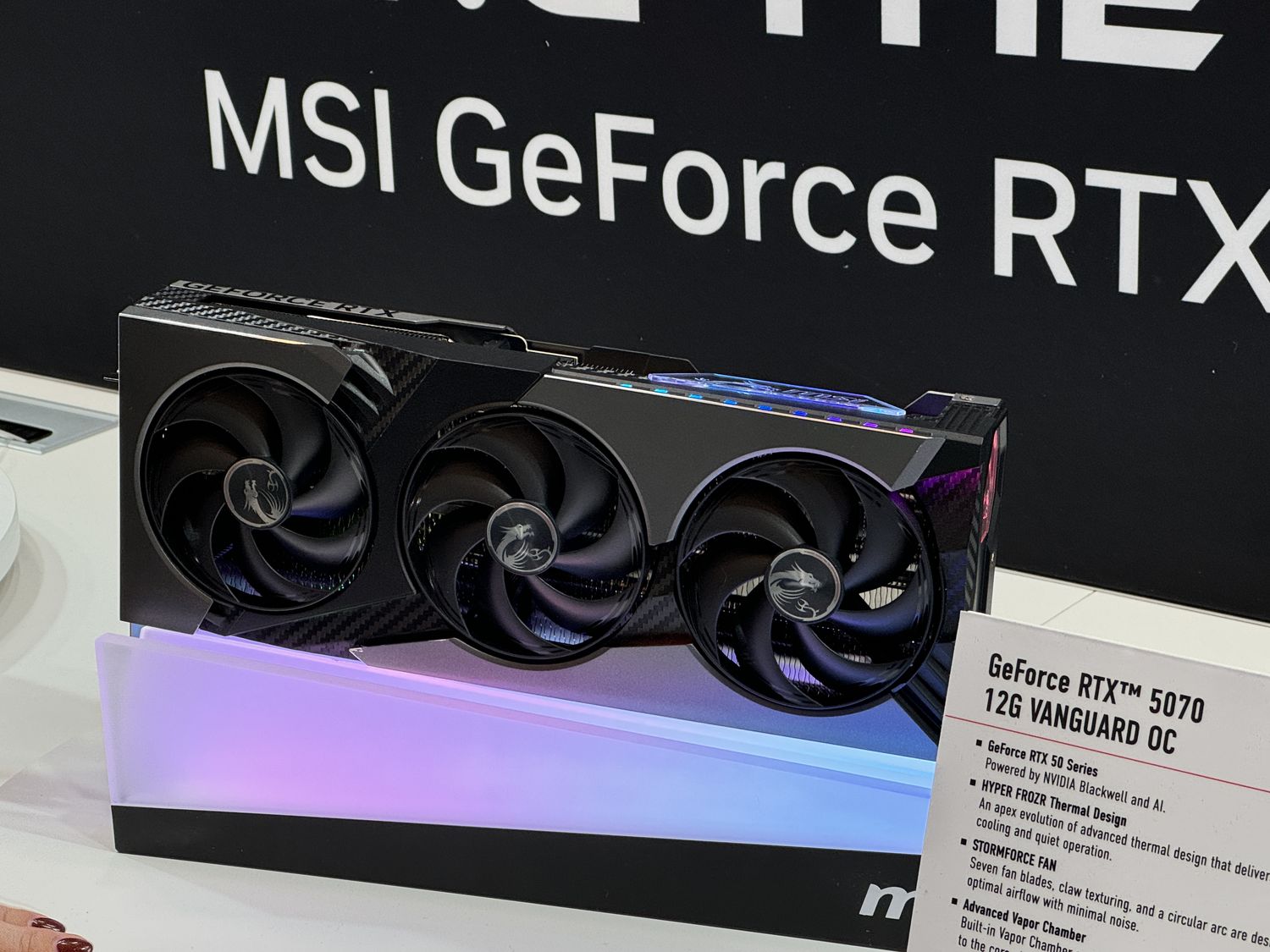 Commençons la découverte des nouvelles RTX 5000 de MSI