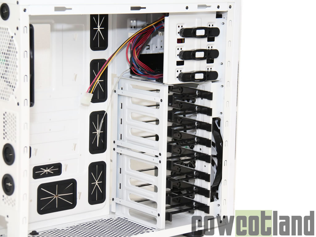 Test boitier Aerocool X Predator X3 : L'intérieur, page 3